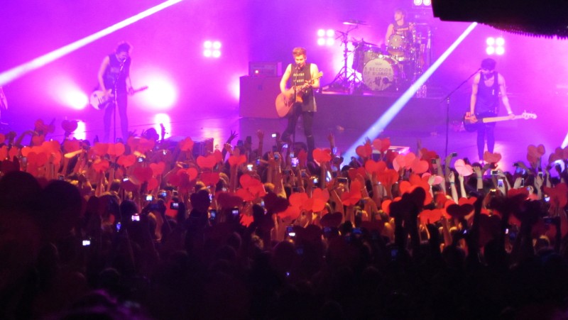 5SOS & Jackson Guthy Bring The Stars Stripes and Maple Syrup Tour to ...